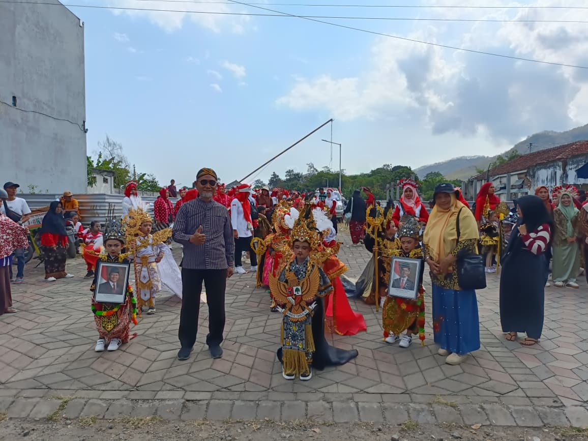 Meriah! Karnaval HUT ke-80 RI Tingk...